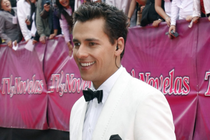 Este es el beso que más esperaba Iván López en la novela | Tropicana ...