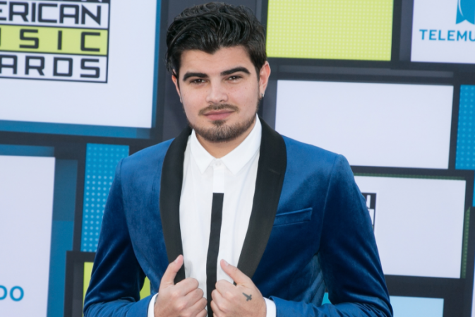 Jonathan Moly vive un trío en su nueva canción | Tropicana Colombia