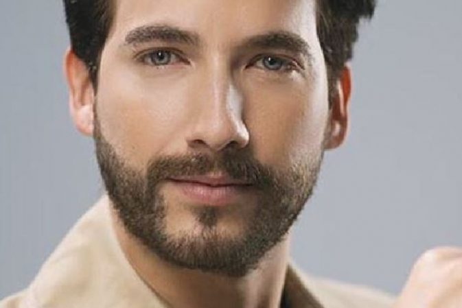 El guapo hermano de Carlos Torres que se roba las miradas ¿Mejor que el ...