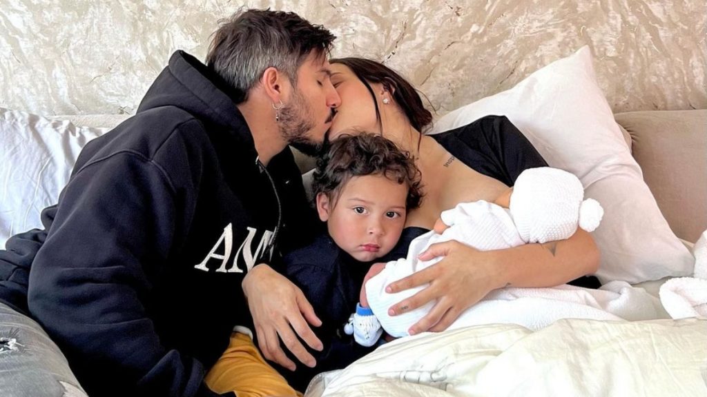 Luisa Fernanda W y Pipe Bueno muestran el rostro de Domenic