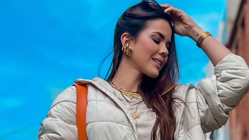 "Toda una sirena" dicen a Laura de León por ardientes fotos en bikini