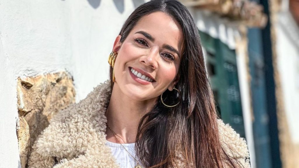 Laura de León enciende las redes con fotos en ajustado bikini: "Ay ...