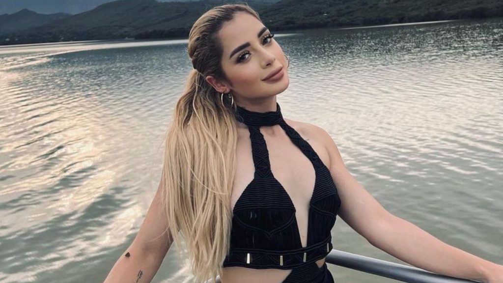 La hija de Marbelle encendió las redes sociales al posar en hilo