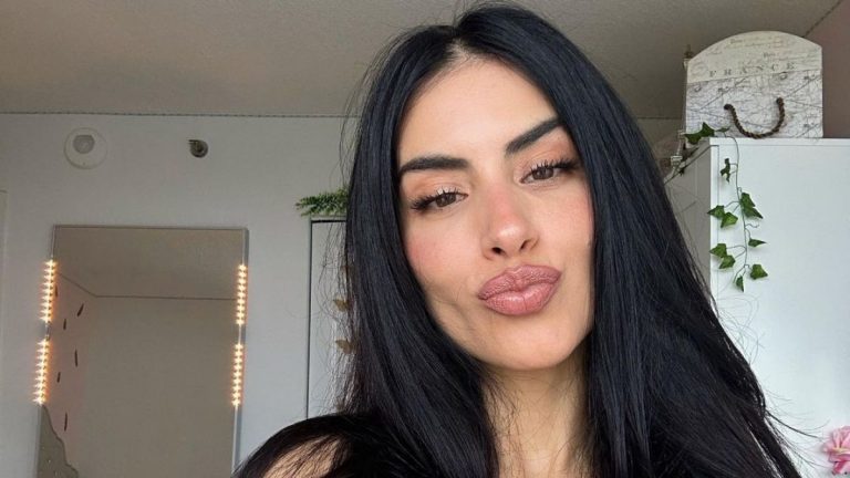 Jessica Cediel causó furor con video en diminuto bikini