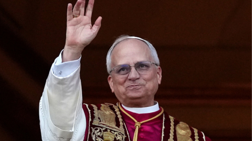 “La humanidad necesita luz”: Así fue el primer discurso del papa León XIV